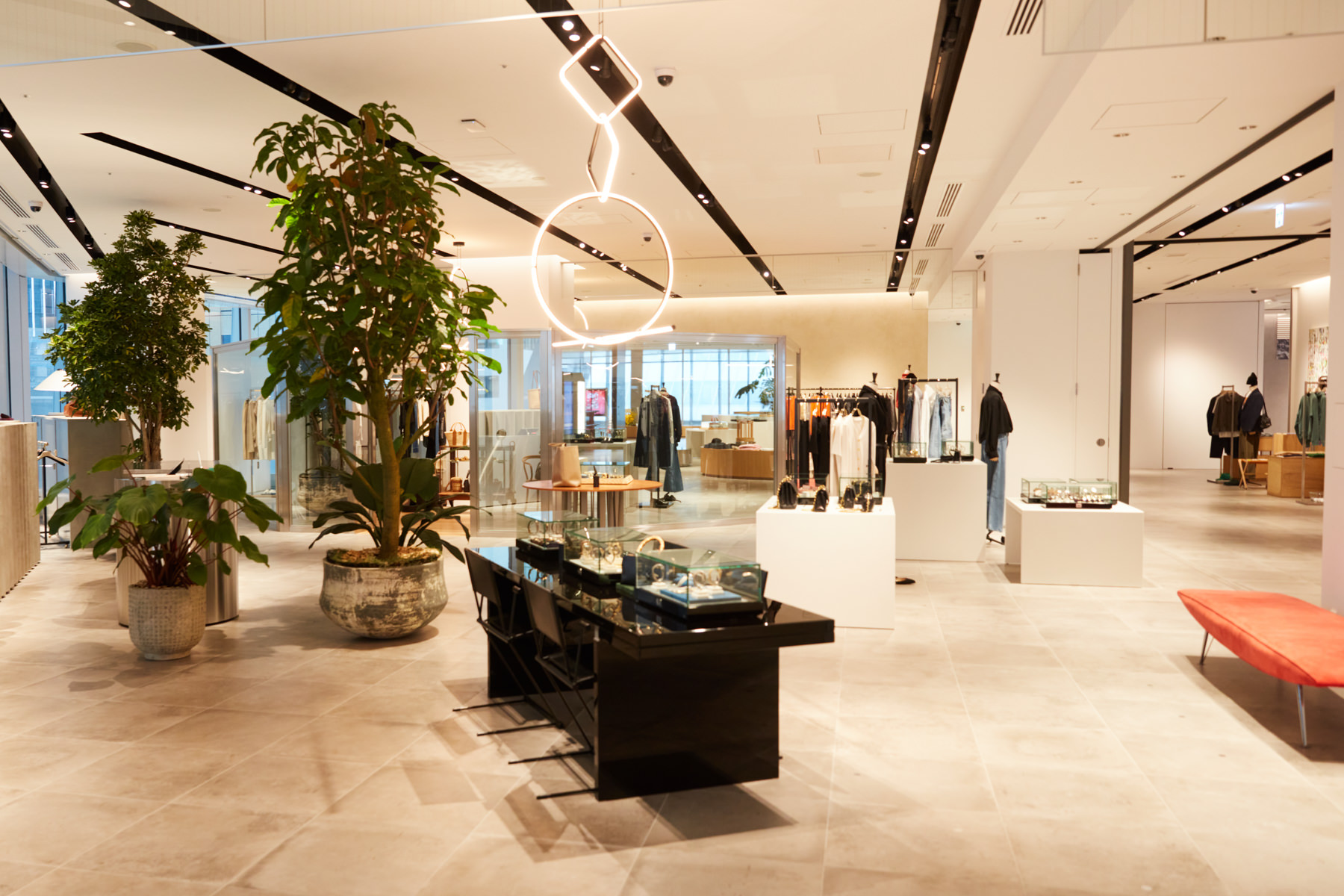 ついにオープンしたSELECT by BAYCREW’Sの様子を公開。 | SELECT by BAYCREW’S -虎ノ門の進化を加速する、“人”を繋ぐ新しいセレクトショップ。-